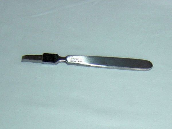 Rugine de Farabeuf courbe Holtex à 36,28 € | Matériel médical